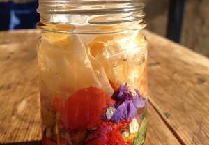 How To Make a Tincture Using Apple Cider Vinegar Instead of Alcohol ...