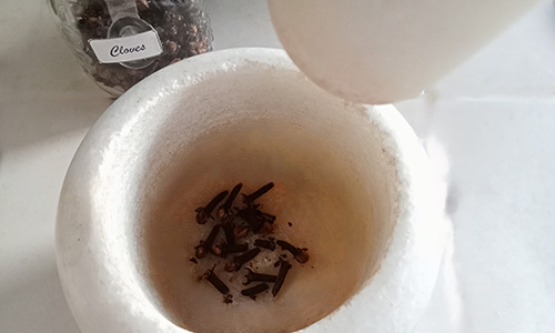 DIY Clove Oil for Toothache - The Lost Herbs
