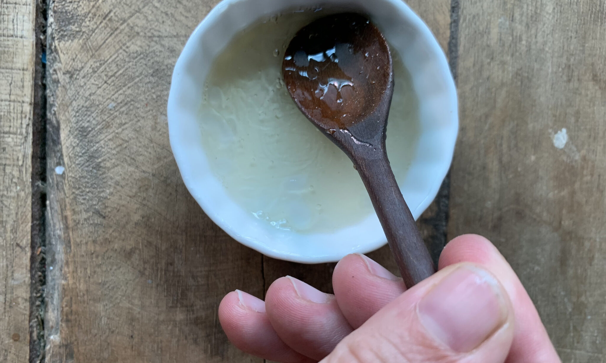 Why You Should Rub Honey On Your Skin - The Lost Herbs